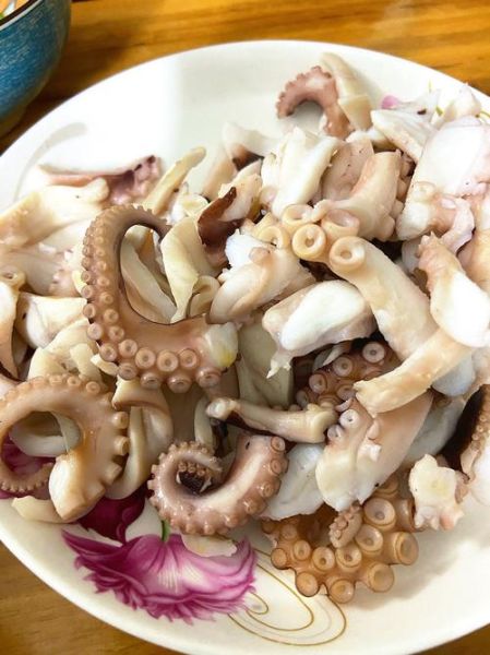 白灼八爪鱼怎么做_八爪鱼焯水多久才嫩-第1张图片-山城妙识 白灼八爪鱼怎么做_八爪鱼焯水多久才嫩-第1张图片-山城妙识