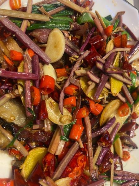 蕨菜怎么焯水去涩_蕨菜炒肉家常做法-第1张图片-山城妙识 蕨菜怎么焯水去涩_蕨菜炒肉家常做法-第1张图片-山城妙识