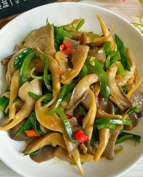 炒鲜蘑菇的家常做法_鲜蘑菇怎么炒才好吃-第2张图片-山城妙识 炒鲜蘑菇的家常做法_鲜蘑菇怎么炒才好吃-第2张图片-山城妙识