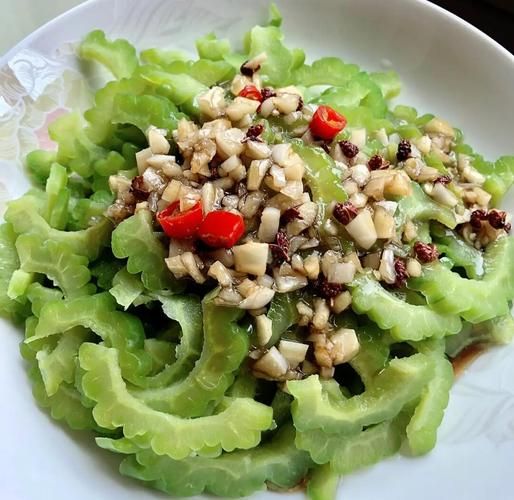 凉拌苦瓜怎么做不苦_苦瓜凉拌前要不要焯水-第1张图片-山城妙识 凉拌苦瓜怎么做不苦_苦瓜凉拌前要不要焯水-第1张图片-山城妙识