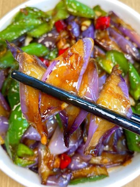 红烧茄子怎么做_红烧茄子先炸还是先炒-第1张图片-山城妙识 红烧茄子怎么做_红烧茄子先炸还是先炒-第1张图片-山城妙识