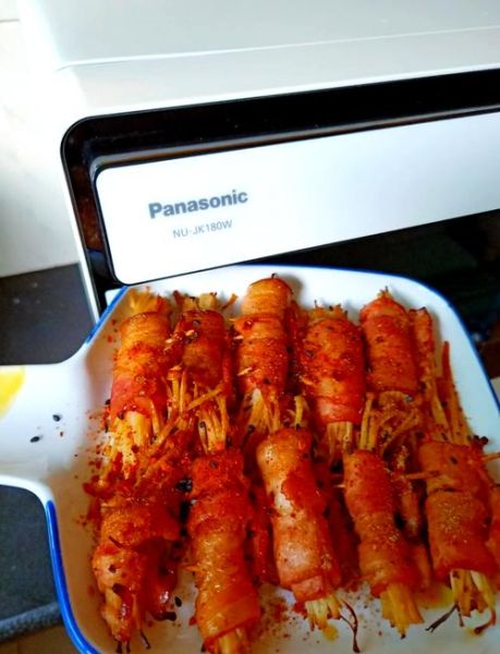 培根卷金针菇怎么做_培根卷金针菇烤箱温度时间-第1张图片-山城妙识