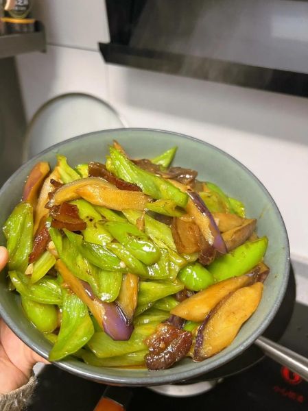 清炒茄子怎么做才好吃_家常清炒茄子需要焯水吗-第2张图片-山城妙识 清炒茄子怎么做才好吃_家常清炒茄子需要焯水吗-第2张图片-山城妙识