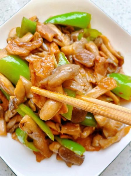 蘑菇怎么做好吃_家常蘑菇炒肉步骤-第1张图片-山城妙识