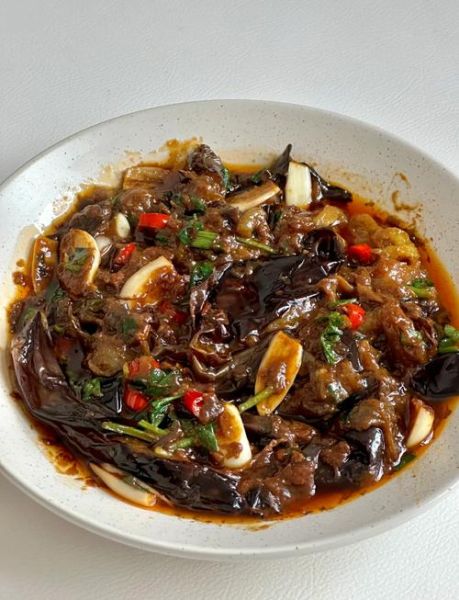 酱焖茄子怎么做_家常做法步骤详解-第1张图片-山城妙识 酱焖茄子怎么做_家常做法步骤详解-第1张图片-山城妙识