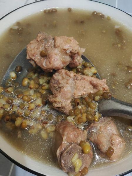 绿豆排骨汤怎么做_绿豆排骨汤要炖多久-第2张图片-山城妙识 绿豆排骨汤怎么做_绿豆排骨汤要炖多久-第2张图片-山城妙识