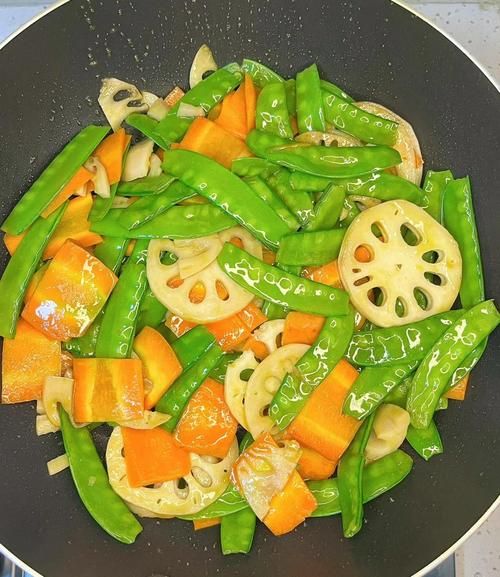 荷塘小炒怎么炒_荷塘小炒用哪些食材-第1张图片-山城妙识 荷塘小炒怎么炒_荷塘小炒用哪些食材-第1张图片-山城妙识