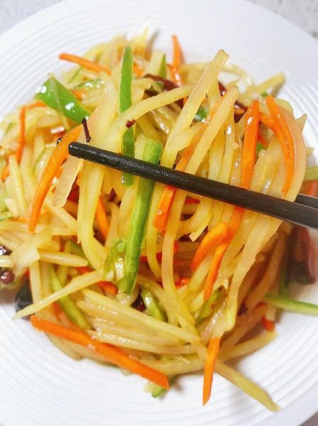 凉拌土豆丝怎么做_土豆丝焯水几分钟才脆-第2张图片-山城妙识