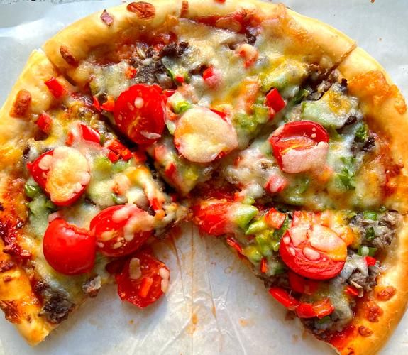 牛肉披萨怎么做_牛肉披萨烤箱温度时间-第1张图片-山城妙识 牛肉披萨怎么做_牛肉披萨烤箱温度时间-第1张图片-山城妙识