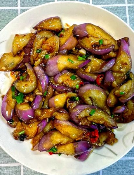 炒茄子怎么做好吃_炒茄子需要焯水吗-第1张图片-山城妙识 炒茄子怎么做好吃_炒茄子需要焯水吗-第1张图片-山城妙识