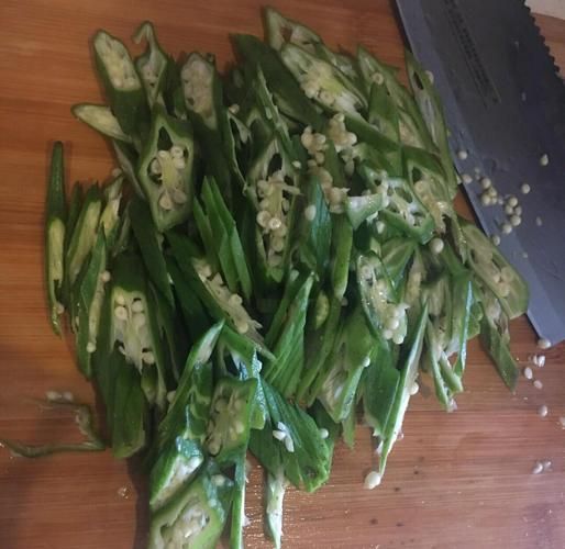 秋葵炒肉怎么做_秋葵炒肉需要焯水吗-第3张图片-山城妙识 秋葵炒肉怎么做_秋葵炒肉需要焯水吗-第3张图片-山城妙识