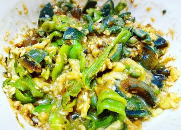 皮蛋茄子擂辣椒怎么做_皮蛋茄子擂辣椒家常做法-第1张图片-山城妙识 皮蛋茄子擂辣椒怎么做_皮蛋茄子擂辣椒家常做法-第1张图片-山城妙识