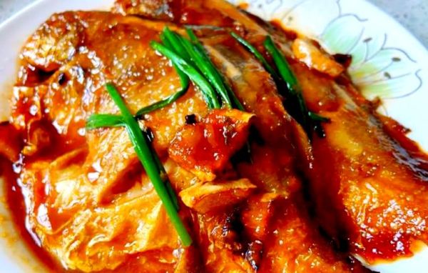红烧鲳鱼怎么做好吃_家常红烧鲳鱼的做法窍门-第1张图片-山城妙识 红烧鲳鱼怎么做好吃_家常红烧鲳鱼的做法窍门-第1张图片-山城妙识
