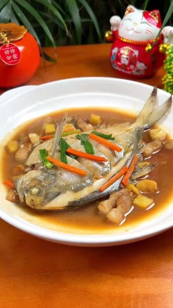 红烧鲳鱼怎么做好吃_家常红烧鲳鱼的做法窍门-第3张图片-山城妙识 红烧鲳鱼怎么做好吃_家常红烧鲳鱼的做法窍门-第3张图片-山城妙识