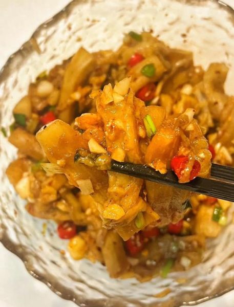 茄子凉拌怎么做才好吃_家常茄子凉拌需要蒸多久-第1张图片-山城妙识 茄子凉拌怎么做才好吃_家常茄子凉拌需要蒸多久-第1张图片-山城妙识