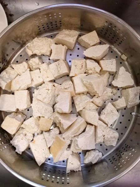 小葱炒豆腐怎么做_小葱炒豆腐需要焯水吗-第2张图片-山城妙识 小葱炒豆腐怎么做_小葱炒豆腐需要焯水吗-第2张图片-山城妙识