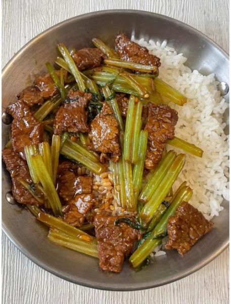 牛肉炒芹菜怎么做_牛肉炒芹菜的家常做法-第3张图片-山城妙识 牛肉炒芹菜怎么做_牛肉炒芹菜的家常做法-第3张图片-山城妙识