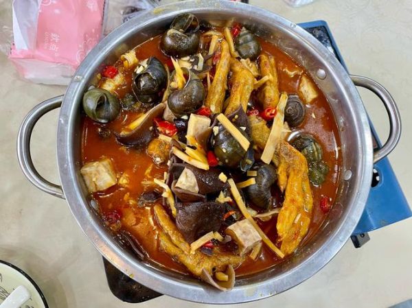 鸭脚煲田螺怎么做_鸭脚煲田螺需要焯水吗-第2张图片-山城妙识 鸭脚煲田螺怎么做_鸭脚煲田螺需要焯水吗-第2张图片-山城妙识