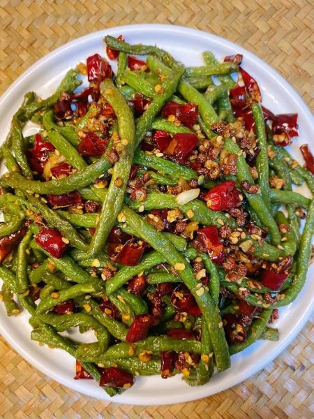 长豆角怎么炒好吃_长豆角家常做法步骤-第1张图片-山城妙识