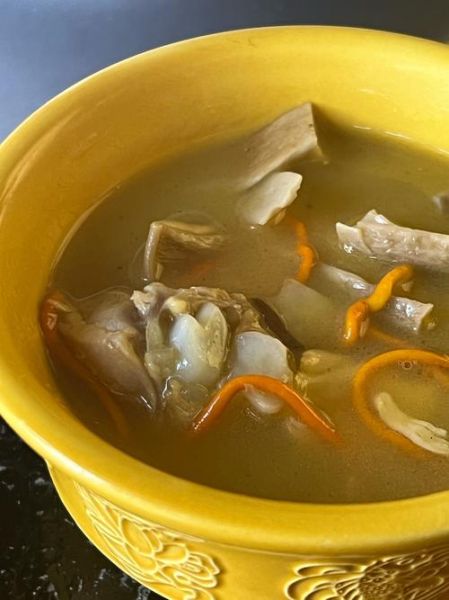 松茸煲汤怎么做最好喝_松茸煲汤需要焯水吗-第2张图片-山城妙识 松茸煲汤怎么做最好喝_松茸煲汤需要焯水吗-第2张图片-山城妙识