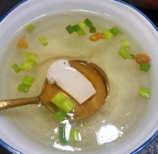 松茸煲汤怎么做最好喝_松茸煲汤需要焯水吗-第1张图片-山城妙识 松茸煲汤怎么做最好喝_松茸煲汤需要焯水吗-第1张图片-山城妙识