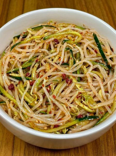 凉拌豆芽怎么做好吃_家常凉拌豆芽要不要焯水-第2张图片-山城妙识