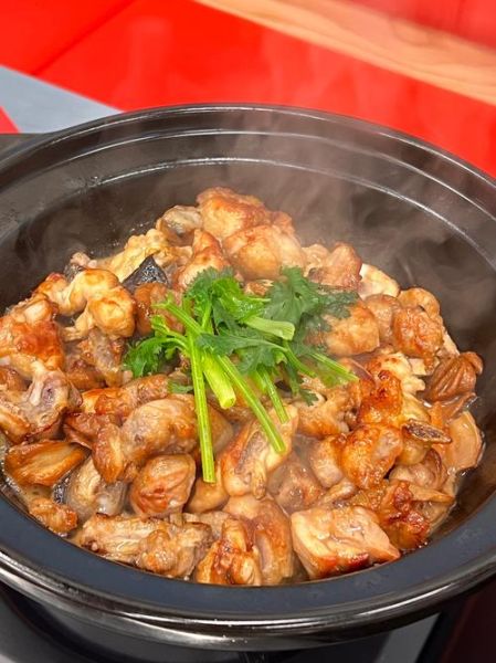 啫啫鸡煲怎么做_啫啫鸡煲用什么锅-第1张图片-山城妙识 啫啫鸡煲怎么做_啫啫鸡煲用什么锅-第1张图片-山城妙识