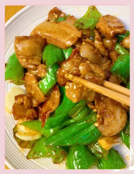 青椒炒肉最简单的做法_青椒炒肉怎么做才好吃-第1张图片-山城妙识 青椒炒肉最简单的做法_青椒炒肉怎么做才好吃-第1张图片-山城妙识