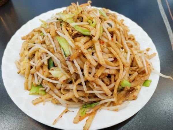 豆芽炒饼丝怎么做_豆芽炒饼丝家常做法-第3张图片-山城妙识