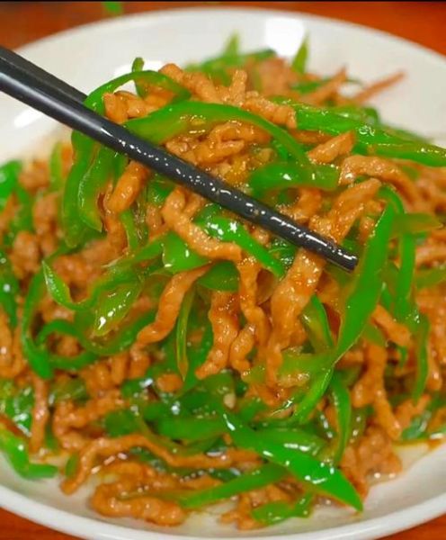 尖椒肉丝怎么炒才嫩_尖椒肉丝家常做法-第1张图片-山城妙识 尖椒肉丝怎么炒才嫩_尖椒肉丝家常做法-第1张图片-山城妙识