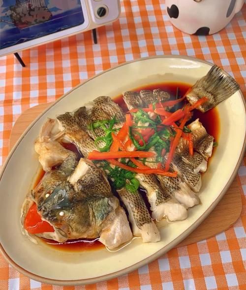 清蒸鲈鱼怎么做_鲈鱼怎么蒸才鲜嫩-第2张图片-山城妙识 清蒸鲈鱼怎么做_鲈鱼怎么蒸才鲜嫩-第2张图片-山城妙识