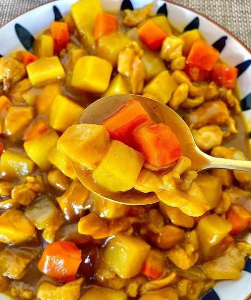 咖喱鸡块土豆怎么做好吃_咖喱鸡块土豆的做法步骤-第1张图片-山城妙识 咖喱鸡块土豆怎么做好吃_咖喱鸡块土豆的做法步骤-第1张图片-山城妙识