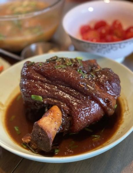 酱肘子怎么做好吃_家常酱肘子做法-第1张图片-山城妙识 酱肘子怎么做好吃_家常酱肘子做法-第1张图片-山城妙识