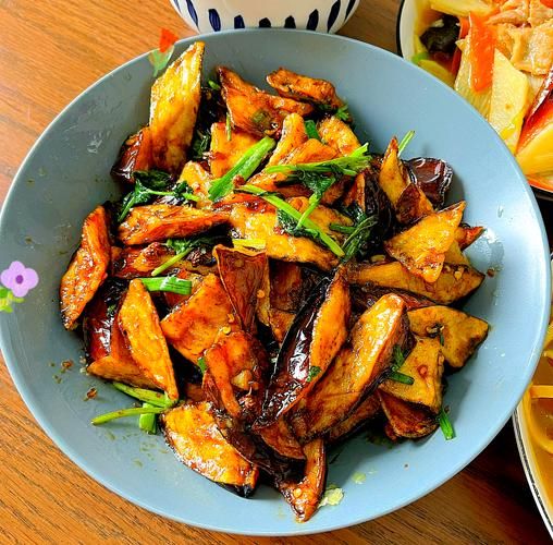 家常茄子怎么做_茄子炒多久才软-第2张图片-山城妙识 家常茄子怎么做_茄子炒多久才软-第2张图片-山城妙识