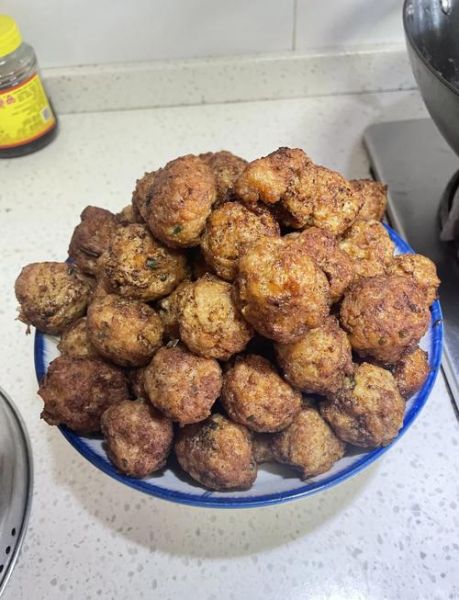 家常猪肉丸子怎么做_猪肉丸子嫩滑不柴的秘诀-第1张图片-山城妙识