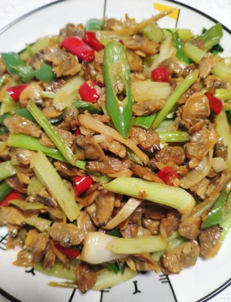 芹菜怎么炒好吃_芹菜炒肉的家常做法-第2张图片-山城妙识 芹菜怎么炒好吃_芹菜炒肉的家常做法-第2张图片-山城妙识