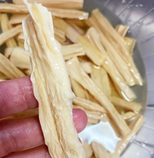 腐竹怎么泡发_腐竹的家常做法大全-第1张图片-山城妙识 腐竹怎么泡发_腐竹的家常做法大全-第1张图片-山城妙识