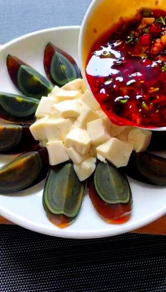 内酯豆腐皮蛋怎么凉拌好吃_内酯豆腐皮蛋凉拌做法-第1张图片-山城妙识 内酯豆腐皮蛋怎么凉拌好吃_内酯豆腐皮蛋凉拌做法-第1张图片-山城妙识