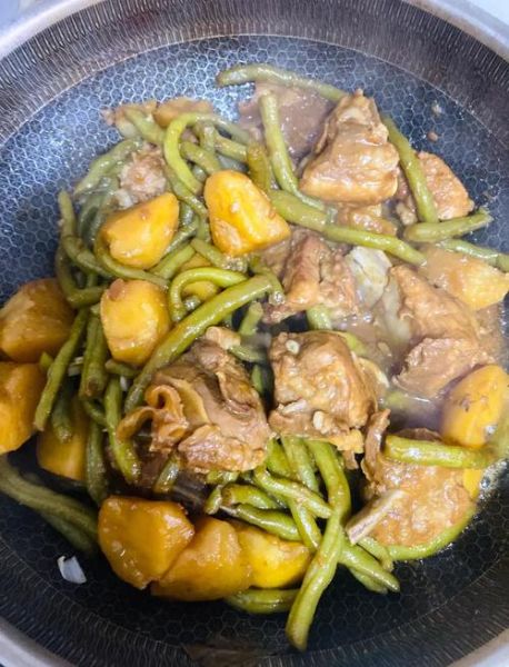 土豆芸豆炖肉怎么做_土豆芸豆炖肉要焯水吗-第1张图片-山城妙识