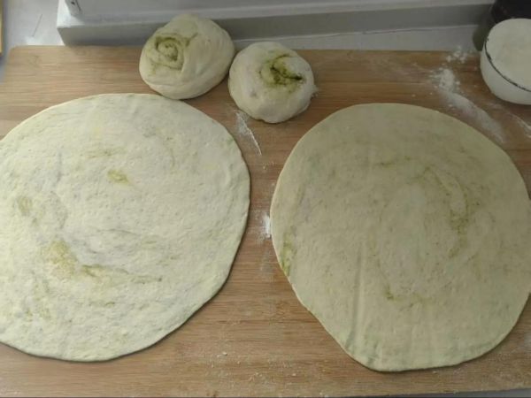 狗浇尿饼的做法_狗浇尿饼为什么叫狗浇尿-第1张图片-山城妙识 狗浇尿饼的做法_狗浇尿饼为什么叫狗浇尿-第1张图片-山城妙识