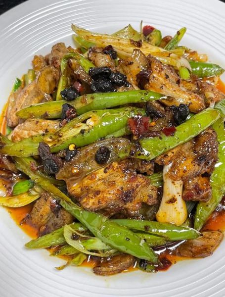 五花肉炒辣椒怎么做_五花肉炒辣椒先炒肉还是先炒辣椒-第2张图片-山城妙识 五花肉炒辣椒怎么做_五花肉炒辣椒先炒肉还是先炒辣椒-第2张图片-山城妙识