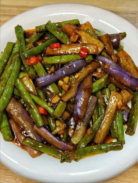 茄子烧豆角怎么做_茄子烧豆角的家常做法-第1张图片-山城妙识