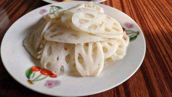 凉拌莲菜怎么做_凉拌莲菜的家常做法-第2张图片-山城妙识 凉拌莲菜怎么做_凉拌莲菜的家常做法-第2张图片-山城妙识