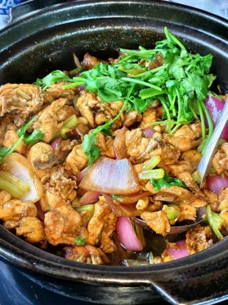 砂锅鸡煲怎么做_砂锅鸡煲需要焯水吗-第2张图片-山城妙识 砂锅鸡煲怎么做_砂锅鸡煲需要焯水吗-第2张图片-山城妙识