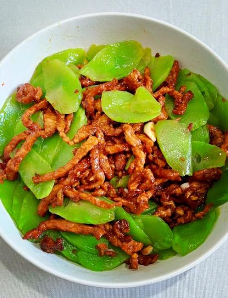 炒莴笋的家常做法_莴笋怎么炒才脆嫩-第2张图片-山城妙识