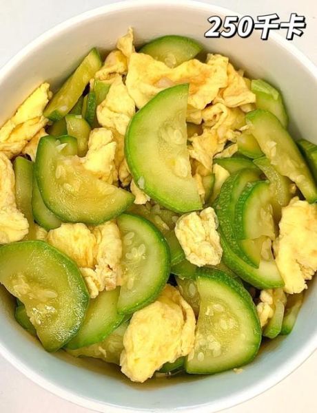 西葫芦炒鸡蛋怎么炒好吃_西葫芦炒鸡蛋家常做法-第1张图片-山城妙识 西葫芦炒鸡蛋怎么炒好吃_西葫芦炒鸡蛋家常做法-第1张图片-山城妙识