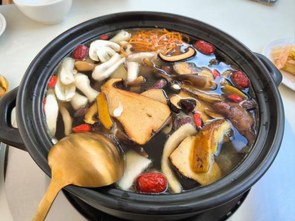 菌菇汤怎么炖好喝_家常菌菇汤的做法步骤-第3张图片-山城妙识 菌菇汤怎么炖好喝_家常菌菇汤的做法步骤-第3张图片-山城妙识