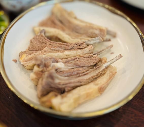 清炖羊排怎么做_清炖羊排需要焯水吗-第1张图片-山城妙识