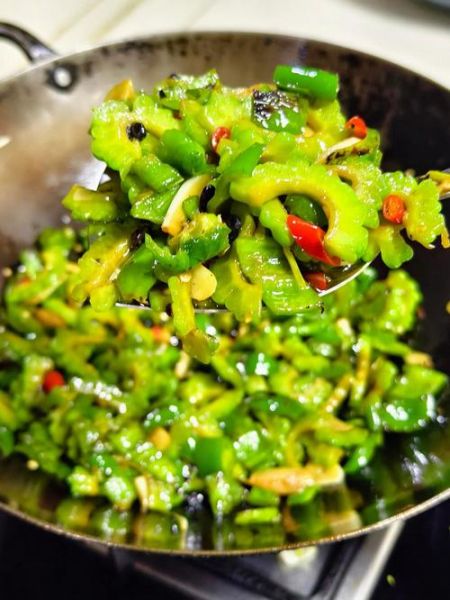 苦瓜怎么炒好吃不苦_苦瓜做法大全家常-第3张图片-山城妙识 苦瓜怎么炒好吃不苦_苦瓜做法大全家常-第3张图片-山城妙识