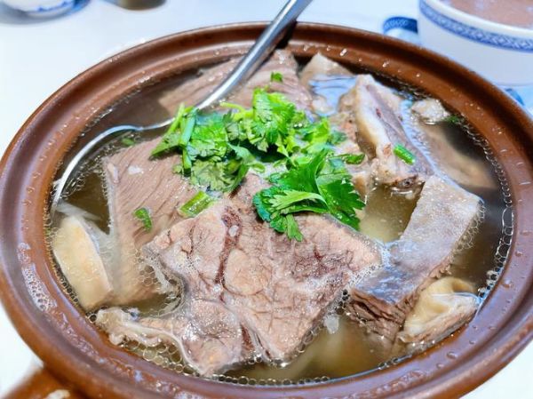 牛腩怎么炖才烂_牛腩需要焯水吗-第1张图片-山城妙识 牛腩怎么炖才烂_牛腩需要焯水吗-第1张图片-山城妙识